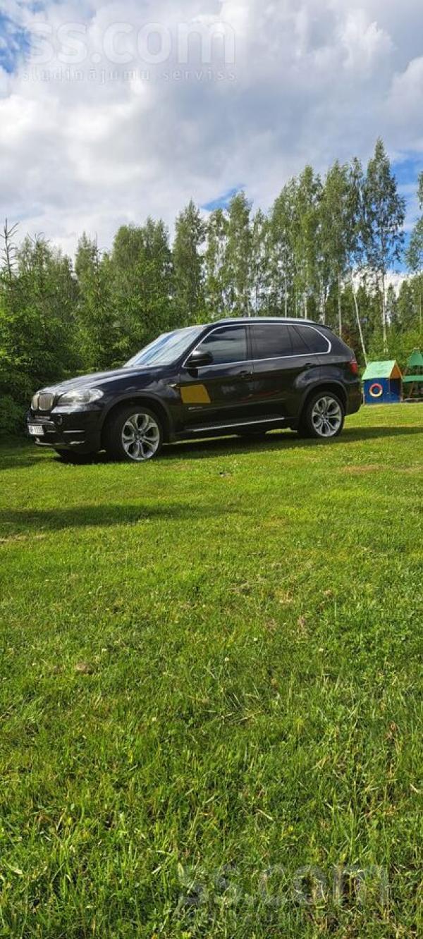 Melns BMW X5 2010 Rīga, ar dzinēja tilpumu 3.00 L un nobraukumu 288 tūkst. km par 12000 €, foto 4 vietnē AUTOMOTO.COM.LV