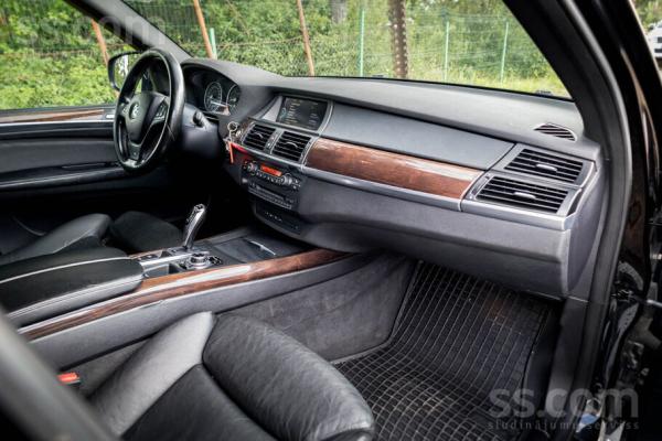 Melns BMW X5 2010 Rīga, ar dzinēja tilpumu 3.00 L un nobraukumu 394 tūkst. km par 7990 €, foto 11 vietnē AUTOMOTO.COM.LV