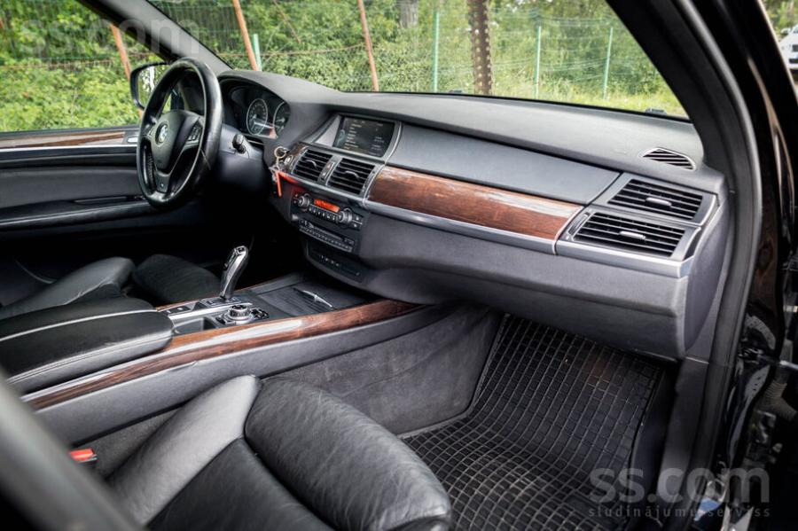 Melns BMW X5 2010 Rīga, ar dzinēja tilpumu 3.00 L un nobraukumu 394 tūkst. km par 7990 €, foto 11 vietnē AUTOMOTO.COM.LV
