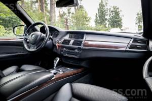 Melns BMW X5 2010 Rīga, ar dzinēja tilpumu 3.00 L un nobraukumu 394 tūkst. km par 7990 €, foto 12 vietnē AUTOMOTO.COM.LV