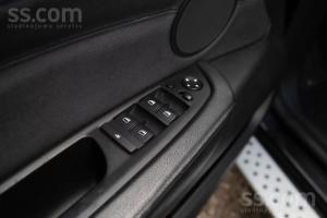 Melns BMW X5 2010 Rīga, ar dzinēja tilpumu 3.00 L un nobraukumu 394 tūkst. km par 7990 €, foto 13 vietnē AUTOMOTO.COM.LV