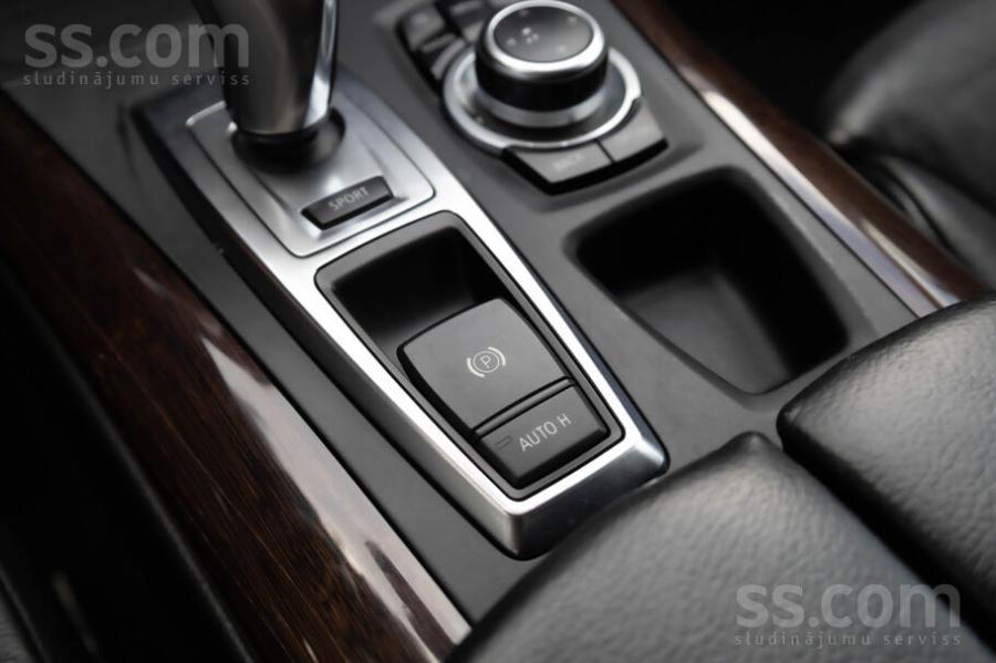 Melns BMW X5 2010 Rīga, ar dzinēja tilpumu 3.00 L un nobraukumu 394 tūkst. km par 7990 €, foto 17 vietnē AUTOMOTO.COM.LV