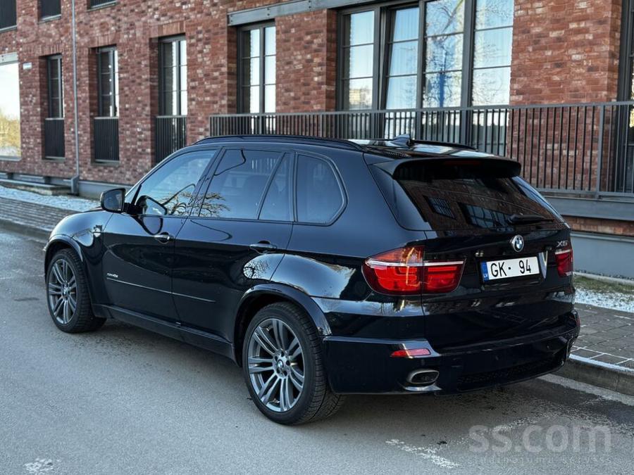 Melns BMW X5 2010 Rīga, ar dzinēja tilpumu 3.00 L un nobraukumu 270 tūkst. km par 10950 €, foto 4 vietnē AUTOMOTO.COM.LV