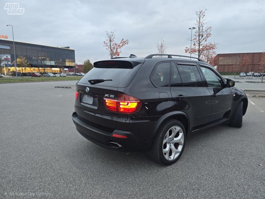 Black BMW X5 2010 in Klaipeda, with an engine capacity of 3.00 L and mileage of 280 thousand km for 8300 €, photo 4 on AUTOMOTO.COM.LV