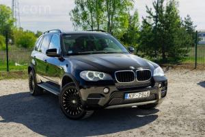 Black BMW X5 2011 in Riga, with an engine capacity of 3.00 L and mileage of 0 thousand km for 11500 €, photo 3 on AUTOMOTO.COM.LV