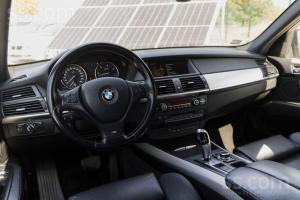 Black BMW X5 2011 in Riga, with an engine capacity of 3.00 L and mileage of 0 thousand km for 11500 €, photo 7 on AUTOMOTO.COM.LV