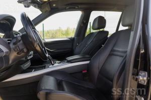 Black BMW X5 2011 in Riga, with an engine capacity of 3.00 L and mileage of 0 thousand km for 11500 €, photo 8 on AUTOMOTO.COM.LV
