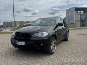 Melns BMW X5 2011 Valmiera, ar dzinēja tilpumu 3.00 L un nobraukumu 0 tūkst. km par 18950 €, foto 1 vietnē AUTOMOTO.COM.LV