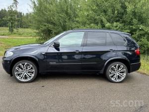 Melns BMW X5 2011 Rīga, ar dzinēja tilpumu 3.00 L un nobraukumu 335 tūkst. km par 15870 €, foto 2 vietnē AUTOMOTO.COM.LV