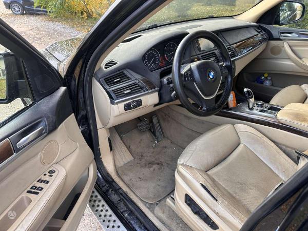 Black BMW X5 2011 in Siauliai, with an engine capacity of 2.99 L and mileage of 245 thousand km for 7200 €, photo 11 on AUTOMOTO.COM.LV