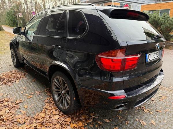 Melns BMW X5 2011 Rīga, ar dzinēja tilpumu 3.00 L un nobraukumu 340 tūkst. km par 10250 €, foto 3 vietnē AUTOMOTO.COM.LV