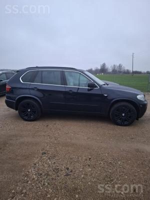 Black BMW X5 2011 in Tukums, with an engine capacity of 3.00 L and mileage of 0 thousand km for 15500 €, photo 2 on AUTOMOTO.COM.LV