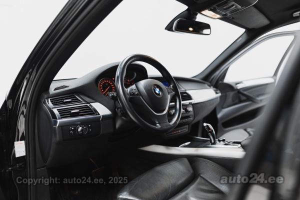 Melns BMW X5 2011 Tallina, ar dzinēja tilpumu 3.00 L un nobraukumu 293 tūkst. km par 11500 €, foto 11 vietnē AUTOMOTO.COM.LV