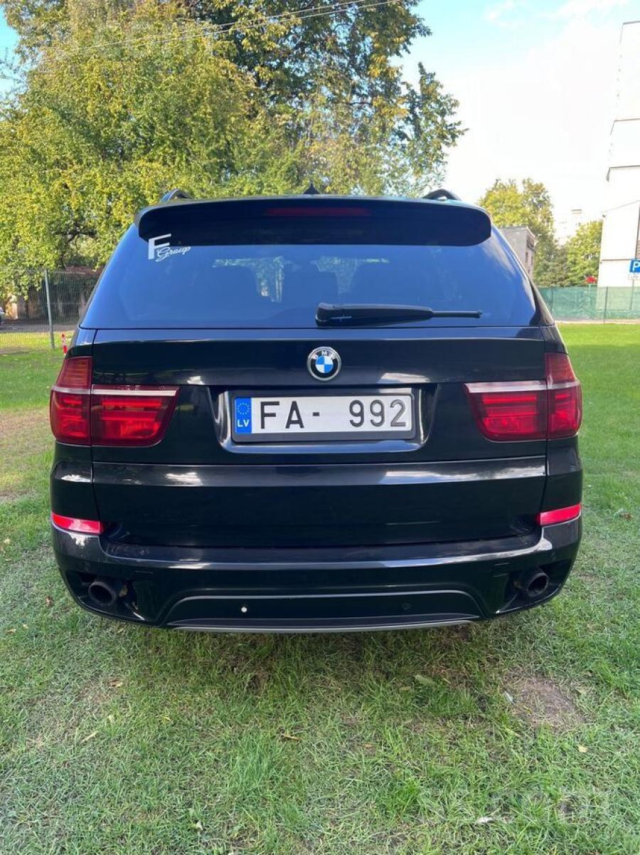 Melns BMW X5 2011 Rīga, ar dzinēja tilpumu 3.00 L un nobraukumu 357 tūkst. km par 10999 €, foto 4 vietnē AUTOMOTO.COM.LV
