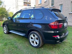 Melns BMW X5 2011 Rīga, ar dzinēja tilpumu 3.00 L un nobraukumu 357 tūkst. km par 10999 €, foto 5 vietnē AUTOMOTO.COM.LV