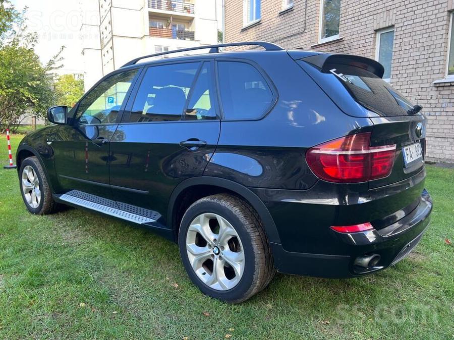 Melns BMW X5 2011 Rīga, ar dzinēja tilpumu 3.00 L un nobraukumu 357 tūkst. km par 10999 €, foto 5 vietnē AUTOMOTO.COM.LV