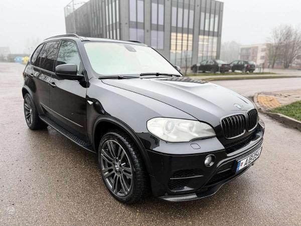 Melns BMW X5 2011 Viļņa, ar dzinēja tilpumu 3.00 L un nobraukumu 303 tūkst. km par 12500 €, foto 3 vietnē AUTOMOTO.COM.LV