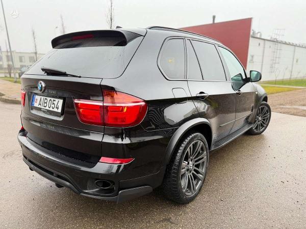 Melns BMW X5 2011 Viļņa, ar dzinēja tilpumu 3.00 L un nobraukumu 303 tūkst. km par 12500 €, foto 4 vietnē AUTOMOTO.COM.LV