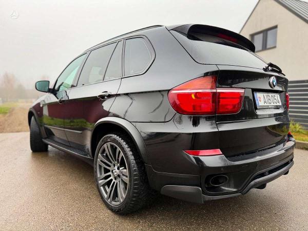 Melns BMW X5 2011 Viļņa, ar dzinēja tilpumu 3.00 L un nobraukumu 303 tūkst. km par 12500 €, foto 5 vietnē AUTOMOTO.COM.LV