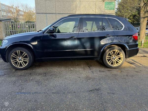 Melns BMW X5 2011 Viļņa, ar dzinēja tilpumu 2.99 L un nobraukumu 146 tūkst. km par 5900 €, foto 4 vietnē AUTOMOTO.COM.LV