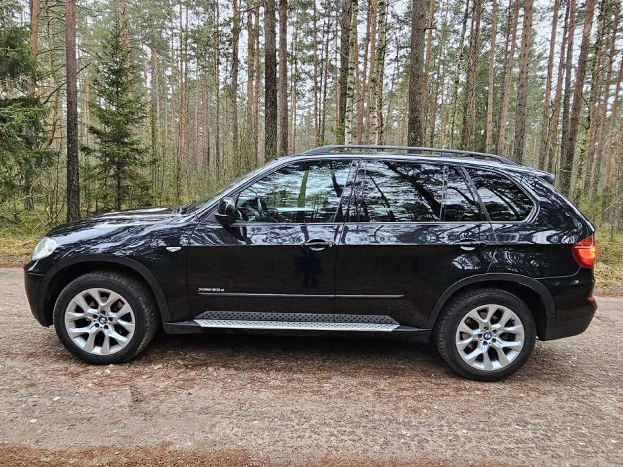 Black BMW X5 2011 in Vilnius, with an engine capacity of 2.99 L and mileage of 275 thousand km for 12800 €, photo 2 on AUTOMOTO.COM.LV