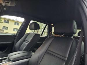 Black BMW X5 2011 in Vilnius, with an engine capacity of 2.99 L and mileage of 275 thousand km for 12800 €, photo 14 on AUTOMOTO.COM.LV
