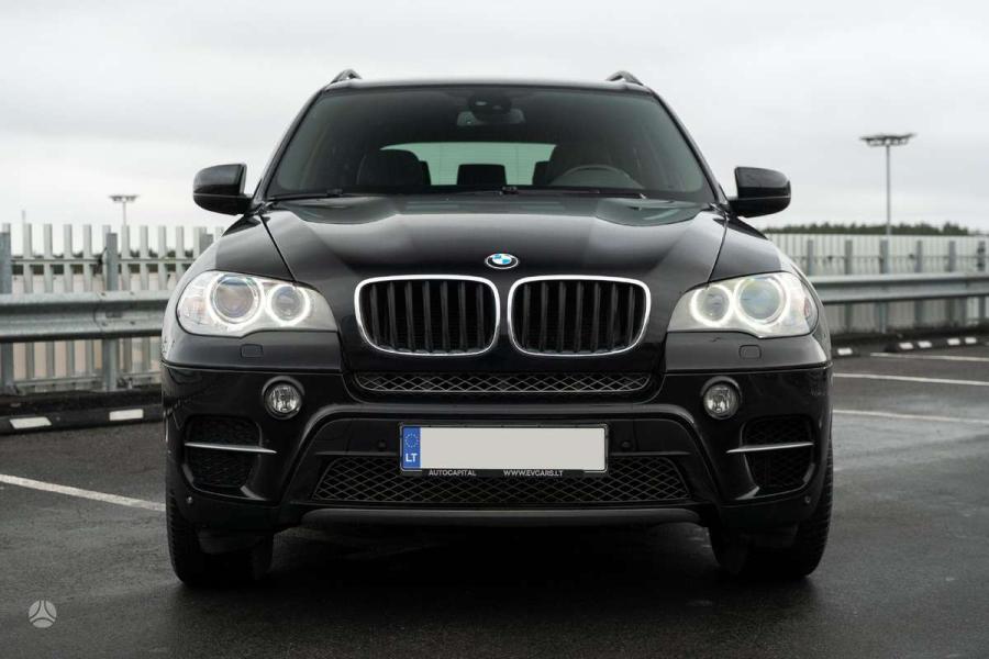 Melns BMW X5 2011 Viļņa, ar dzinēja tilpumu 2.99 L un nobraukumu 278 tūkst. km par 9900 €, foto 4 vietnē AUTOMOTO.COM.LV