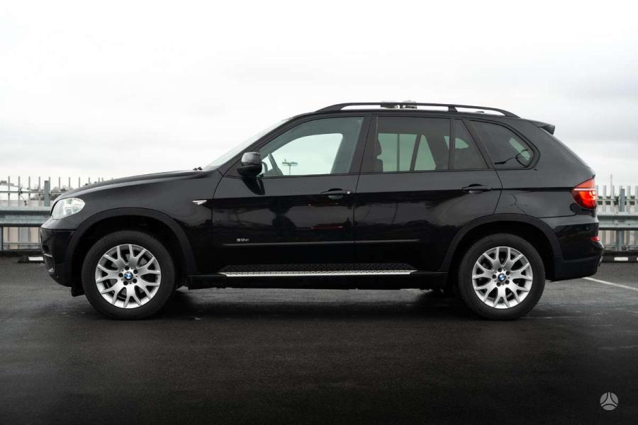 Melns BMW X5 2011 Viļņa, ar dzinēja tilpumu 2.99 L un nobraukumu 278 tūkst. km par 9900 €, foto 7 vietnē AUTOMOTO.COM.LV