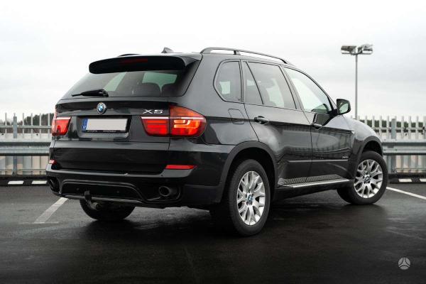 Black BMW X5 2011 in Vilnius, with an engine capacity of 2.99 L and mileage of 278 thousand km for 9900 €, photo 10 on AUTOMOTO.COM.LV