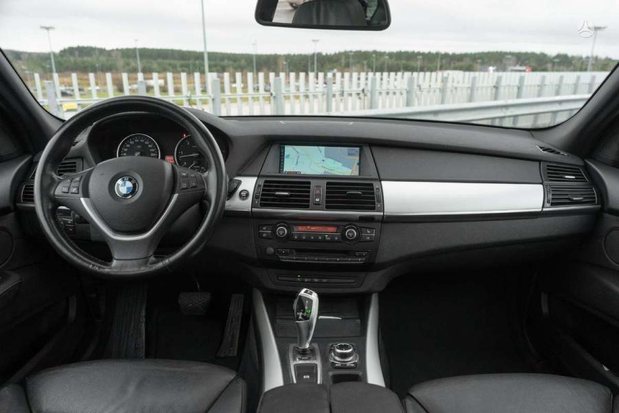 Melns BMW X5 2011 Viļņa, ar dzinēja tilpumu 2.99 L un nobraukumu 278 tūkst. km par 9900 €, foto 20 vietnē AUTOMOTO.COM.LV