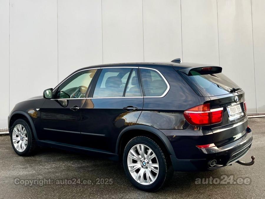 Melns BMW X5 2011 Tallina, ar dzinēja tilpumu 3.00 L un nobraukumu 26 tūkst. km par 11999 €, foto 3 vietnē AUTOMOTO.COM.LV