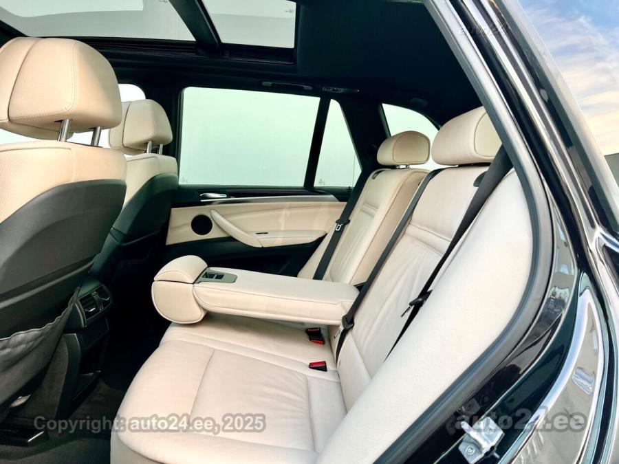 Melns BMW X5 2011 Tallina, ar dzinēja tilpumu 3.00 L un nobraukumu 26 tūkst. km par 11999 €, foto 12 vietnē AUTOMOTO.COM.LV