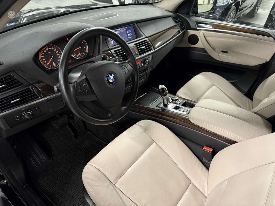Melns BMW X5 2011 Marijampole, ar dzinēja tilpumu 2.99 L un nobraukumu 281 tūkst. km par 10500 €, foto 2 vietnē AUTOMOTO.COM.LV