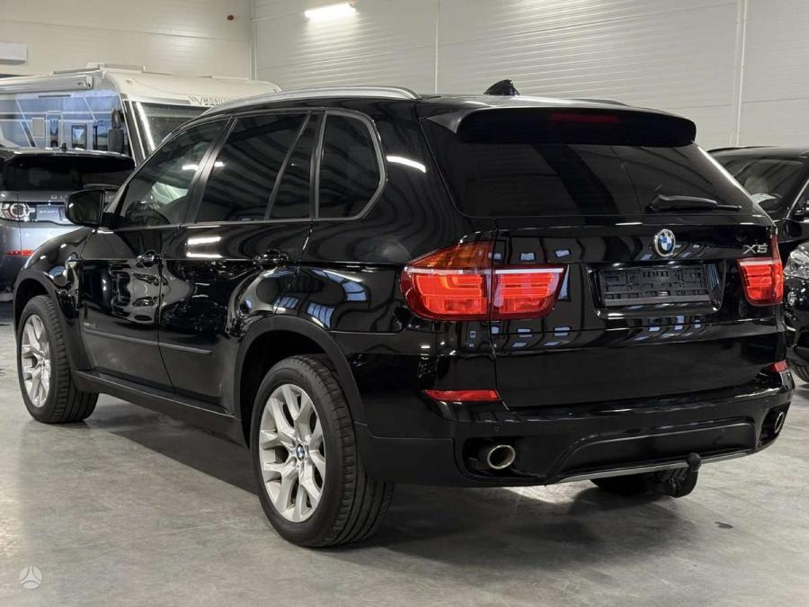 Melns BMW X5 2011 Marijampole, ar dzinēja tilpumu 2.99 L un nobraukumu 281 tūkst. km par 10500 €, foto 5 vietnē AUTOMOTO.COM.LV