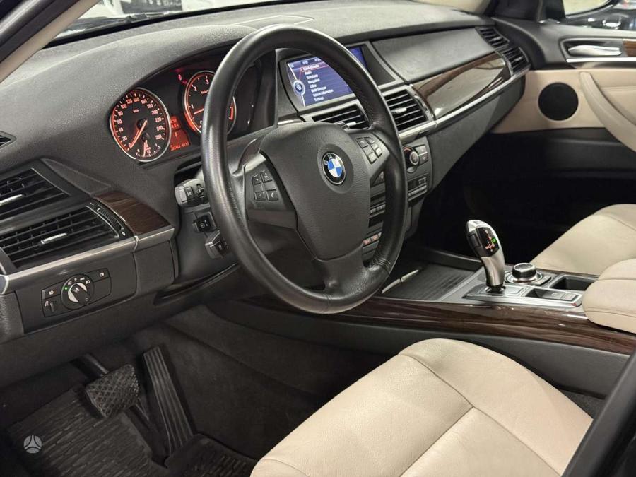 Melns BMW X5 2011 Marijampole, ar dzinēja tilpumu 2.99 L un nobraukumu 281 tūkst. km par 10500 €, foto 21 vietnē AUTOMOTO.COM.LV