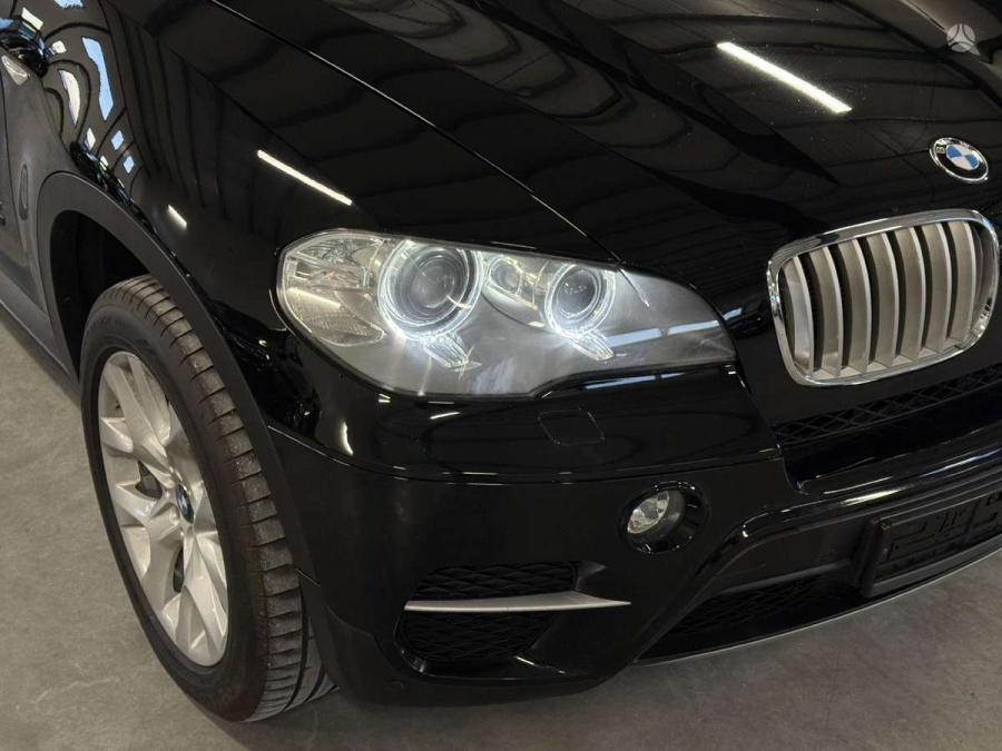 Melns BMW X5 2011 Marijampole, ar dzinēja tilpumu 2.99 L un nobraukumu 281 tūkst. km par 10500 €, foto 31 vietnē AUTOMOTO.COM.LV