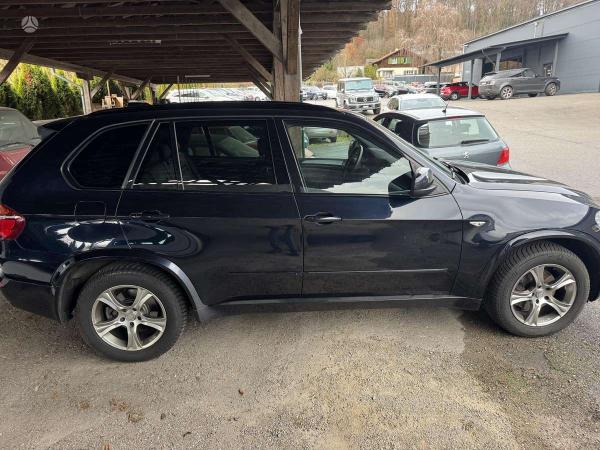 Black BMW X5 2011 in Vilnius, with an engine capacity of 2.99 L and mileage of 250 thousand km for 10150 €, photo 4 on AUTOMOTO.COM.LV