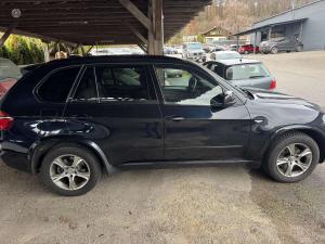 Black BMW X5 2011 in Vilnius, with an engine capacity of 2.99 L and mileage of 250 thousand km for 10150 €, photo 4 on AUTOMOTO.COM.LV