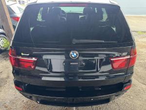 Black BMW X5 2011 in Vilnius, with an engine capacity of 2.99 L and mileage of 250 thousand km for 10150 €, photo 6 on AUTOMOTO.COM.LV