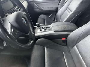 Black BMW X5 2011 in Vilnius, with an engine capacity of 2.99 L and mileage of 250 thousand km for 10150 €, photo 8 on AUTOMOTO.COM.LV