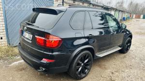 Black BMW X5 2011 in Riga, with an engine capacity of 3.00 L and mileage of 275 thousand km for 14500 €, photo 2 on AUTOMOTO.COM.LV