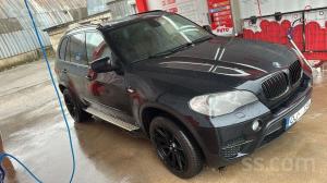 Black BMW X5 2011 in Riga, with an engine capacity of 3.00 L and mileage of 275 thousand km for 14500 €, photo 4 on AUTOMOTO.COM.LV