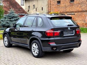 Black BMW X5 2011 in Vilnius, with an engine capacity of 3.00 L and mileage of 340 thousand km for 8500 €, photo 6 on AUTOMOTO.COM.LV