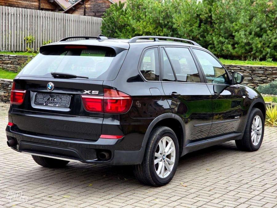Black BMW X5 2011 in Vilnius, with an engine capacity of 3.00 L and mileage of 340 thousand km for 8500 €, photo 10 on AUTOMOTO.COM.LV