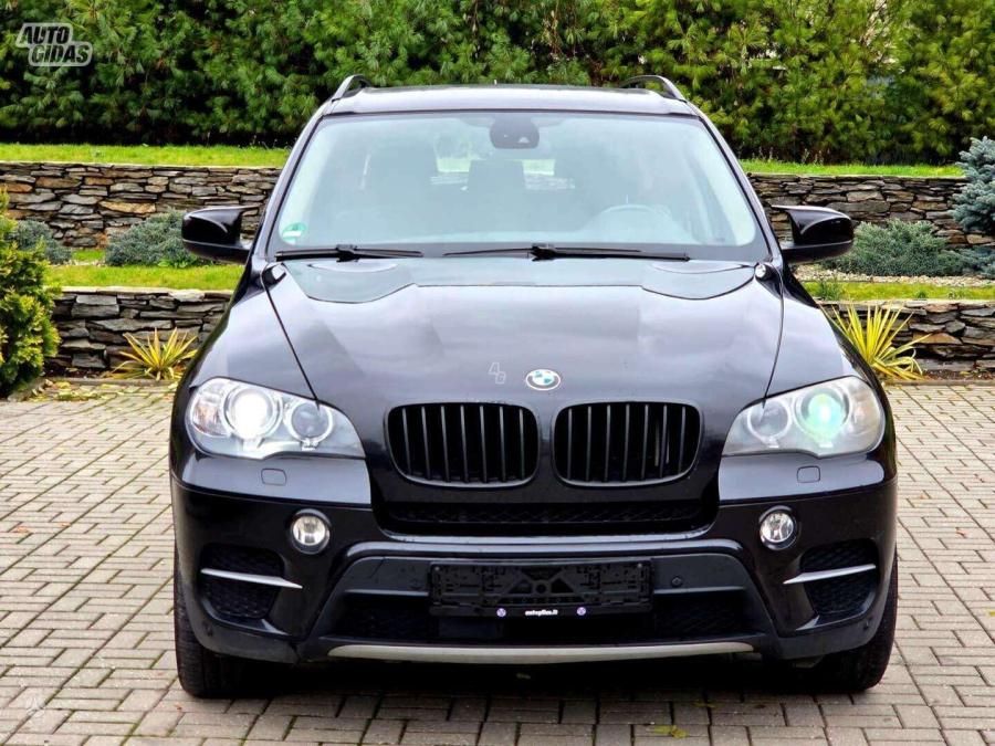 Black BMW X5 2011 in Vilnius, with an engine capacity of 3.00 L and mileage of 340 thousand km for 8500 €, photo 12 on AUTOMOTO.COM.LV