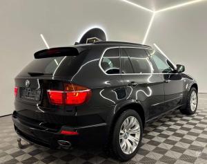 Black BMW X5 2011 in Marijampole, with an engine capacity of 2.99 L and mileage of 246 thousand km for 12999 €, photo 27 on AUTOMOTO.COM.LV