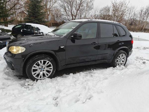 Black BMW X5 2011 in Klaipeda, with an engine capacity of 2.99 L and mileage of 217 thousand km for 9250 €, photo 2 on AUTOMOTO.COM.LV