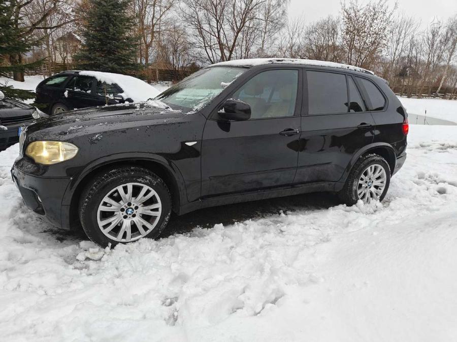 Black BMW X5 2011 in Klaipeda, with an engine capacity of 2.99 L and mileage of 217 thousand km for 9250 €, photo 2 on AUTOMOTO.COM.LV