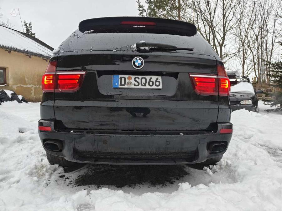 Black BMW X5 2011 in Klaipeda, with an engine capacity of 2.99 L and mileage of 217 thousand km for 9250 €, photo 10 on AUTOMOTO.COM.LV