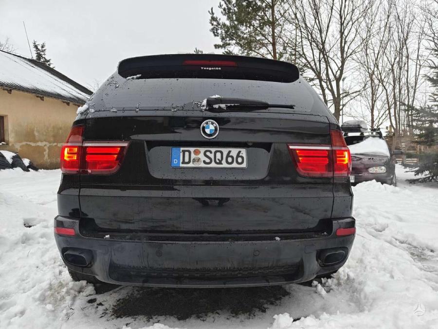 Black BMW X5 2011 in Klaipeda, with an engine capacity of 2.99 L and mileage of 217 thousand km for 9250 €, photo 11 on AUTOMOTO.COM.LV